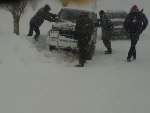 NNA: Civil Defense rescued more than 100 people trapped in their cars ...