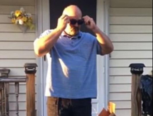 Watch: Incredible Moment Bodybuilder Sees Color for Very First Time ...