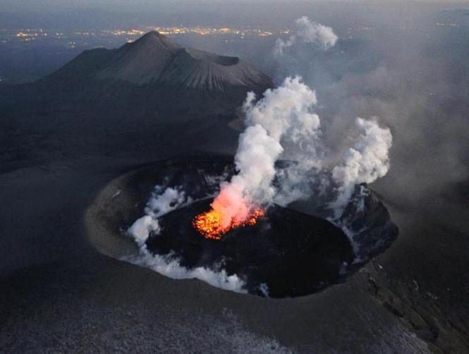 Indonesia orders immediate evacuation as highest alert issued for Bali ...