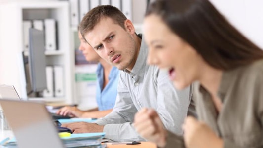 How to Deal With a Know-It-All Coworker - MTV Lebanon