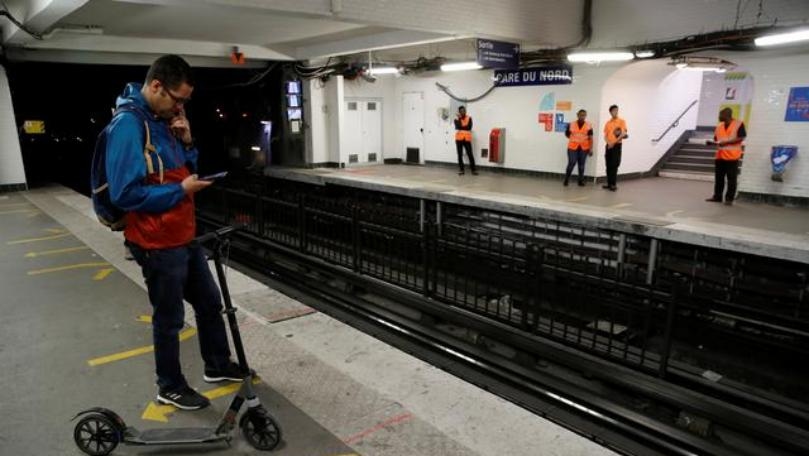 Paris commuter chaos as metro workers strike over pension reform - MTV ...
