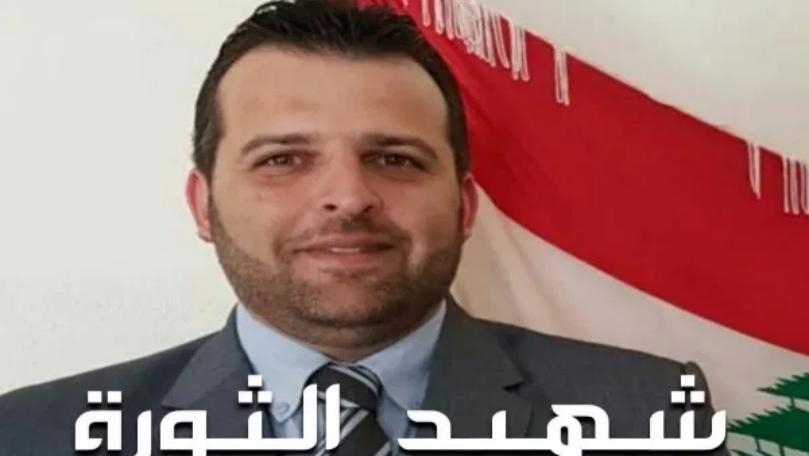 Coffin of martyr Alaa Abou Fakhr has arrived in Riad El-Solh Square ...