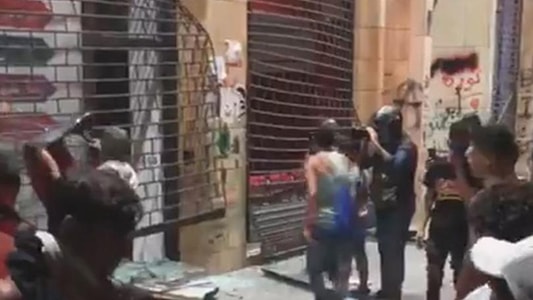 Watch: Storefronts smashed in Lazariya - MTV Lebanon