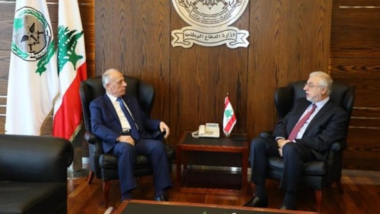 Caretaker Defense Minister broaches general situation with MP Jihad ...