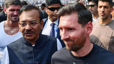 Angry fans throw chairs and bottles at Messi event in India - MTV Lebanon