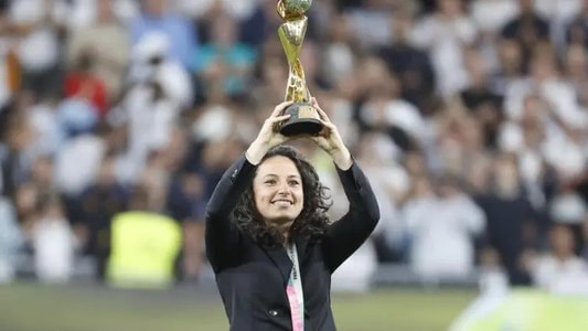 Spain Mistakenly Honours Wrong Person for Winning World Cup - MTV Lebanon Spain Mistakenly Honours Wrong Person for Winning World Cup - MTV Lebanon