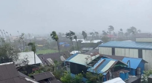 Flooding, communications blackout as Cyclone Mocha hits Myanmar - MTV ... Flooding, communications blackout as Cyclone Mocha hits Myanmar - MTV ...