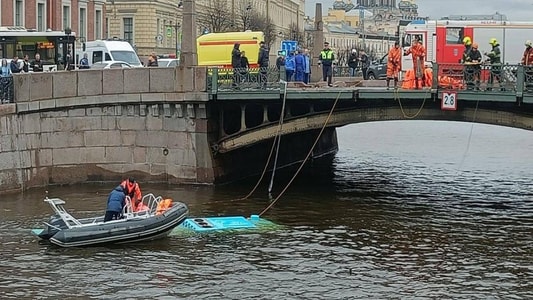 Three killed as bus falls into river in Russia - MTV Lebanon
