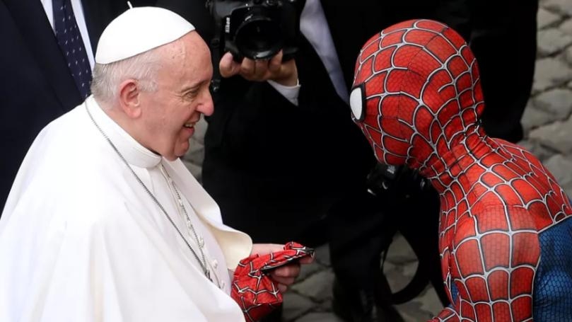 Spider-Man Meets the Pope, Slings Him a Marvel Mask - MTV Lebanon