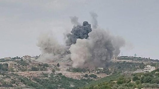 NNA: Israeli warplanes launched a raid on the outskirts of the town of ...