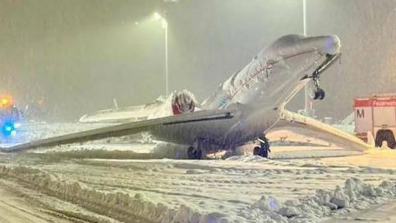 Watch: Plane Frozen Into Munich Runway as Heavy Snowfall Blankets ...