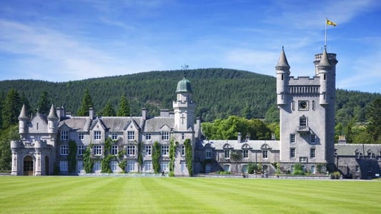 AFP: Royals arrive at queen's Balmoral residence - MTV Lebanon