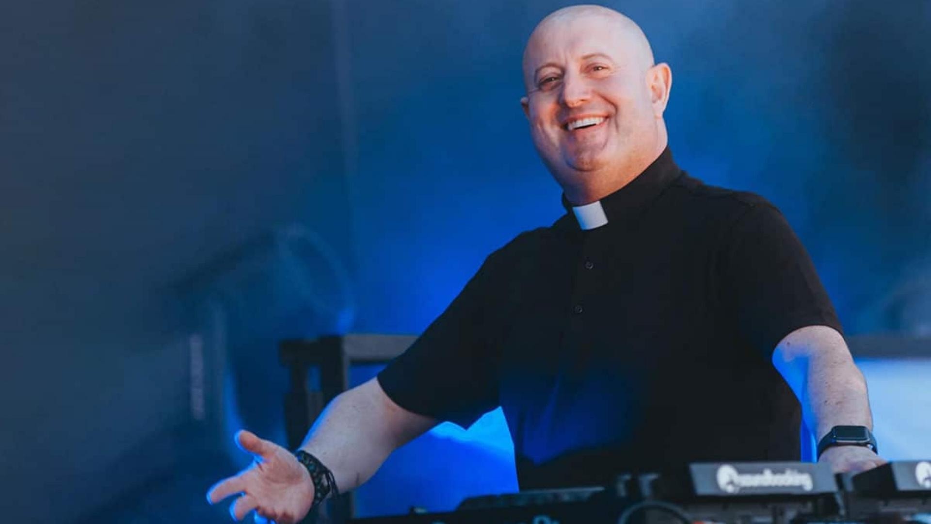 Official Decision: Portuguese Priest "Will Set the Stage on Fire ...