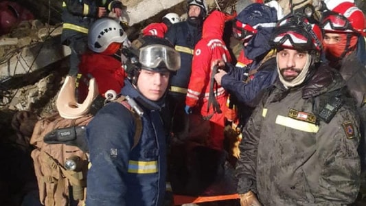 The plane carrying the Lebanese team that helped in the rescue ...