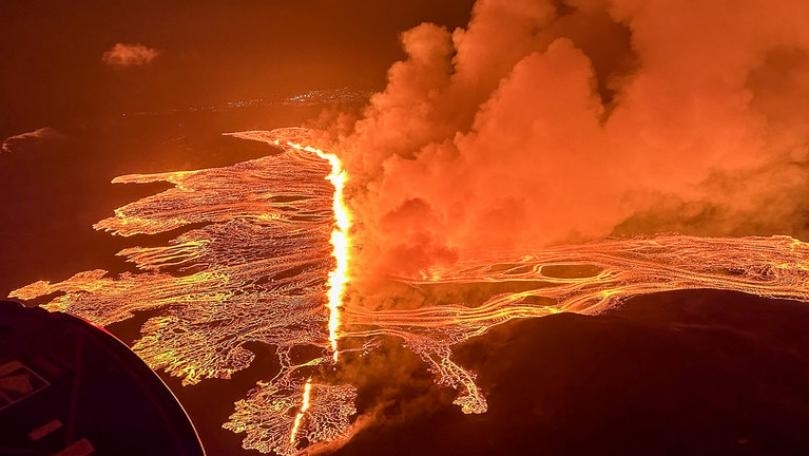 Watch: Iceland volcano erupts, prompting evacuation of Blue Lagoon ...