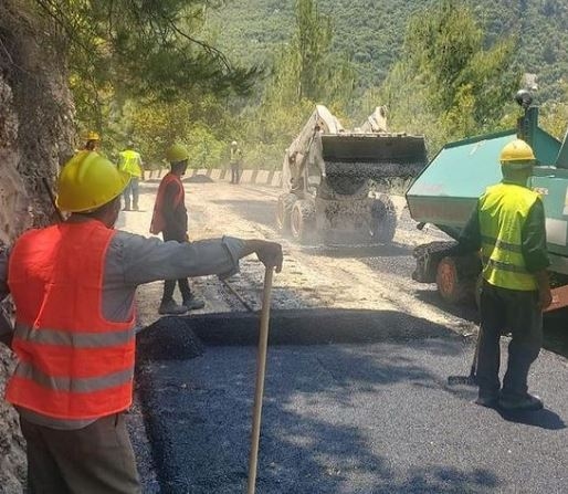 Photos: Bassil monitors process to asphalt roads in Batroun - MTV Lebanon
