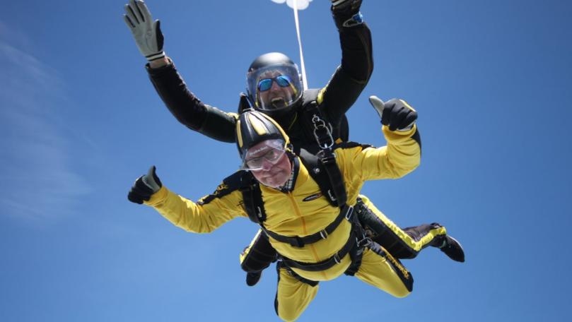 Daredevil Granny, Aged 103, Sets New World Record for Parachute Jump ...